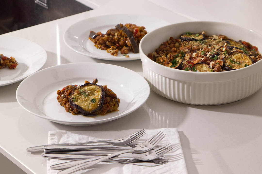 Resepti: Välimerellinen linssi-munakoisovuoka – Ruohonjuuri